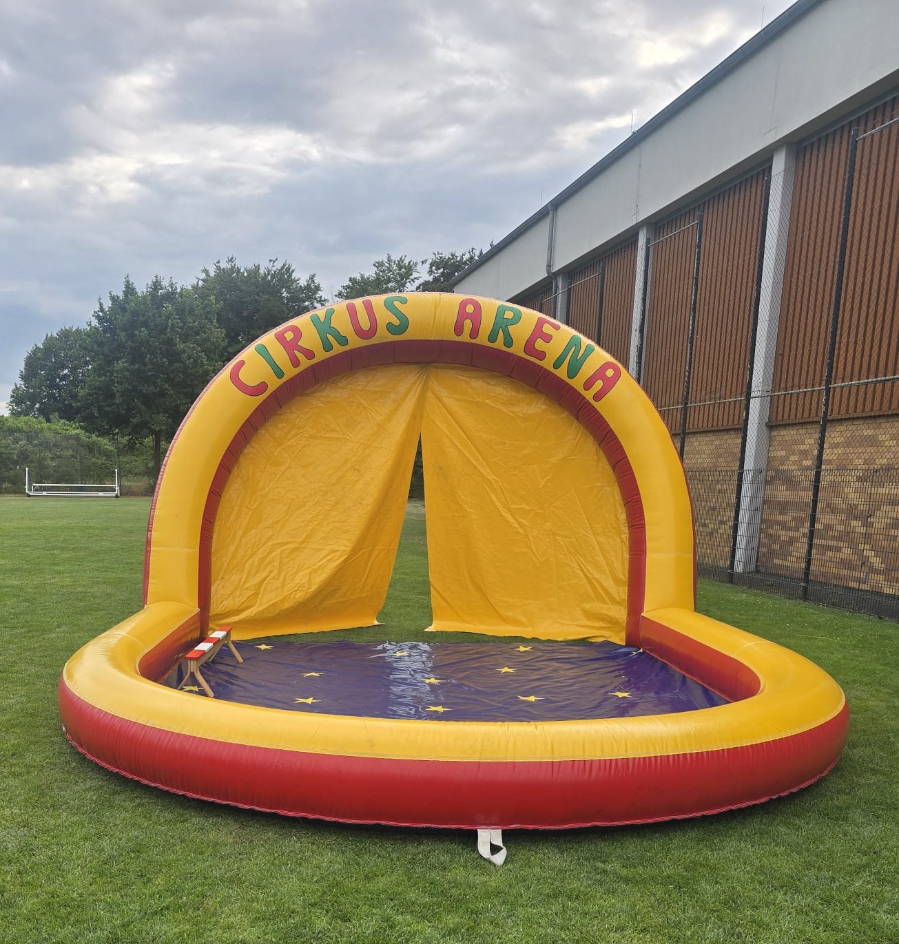Cirkus Arena - M & M Team - Hüpfburgen und mehr